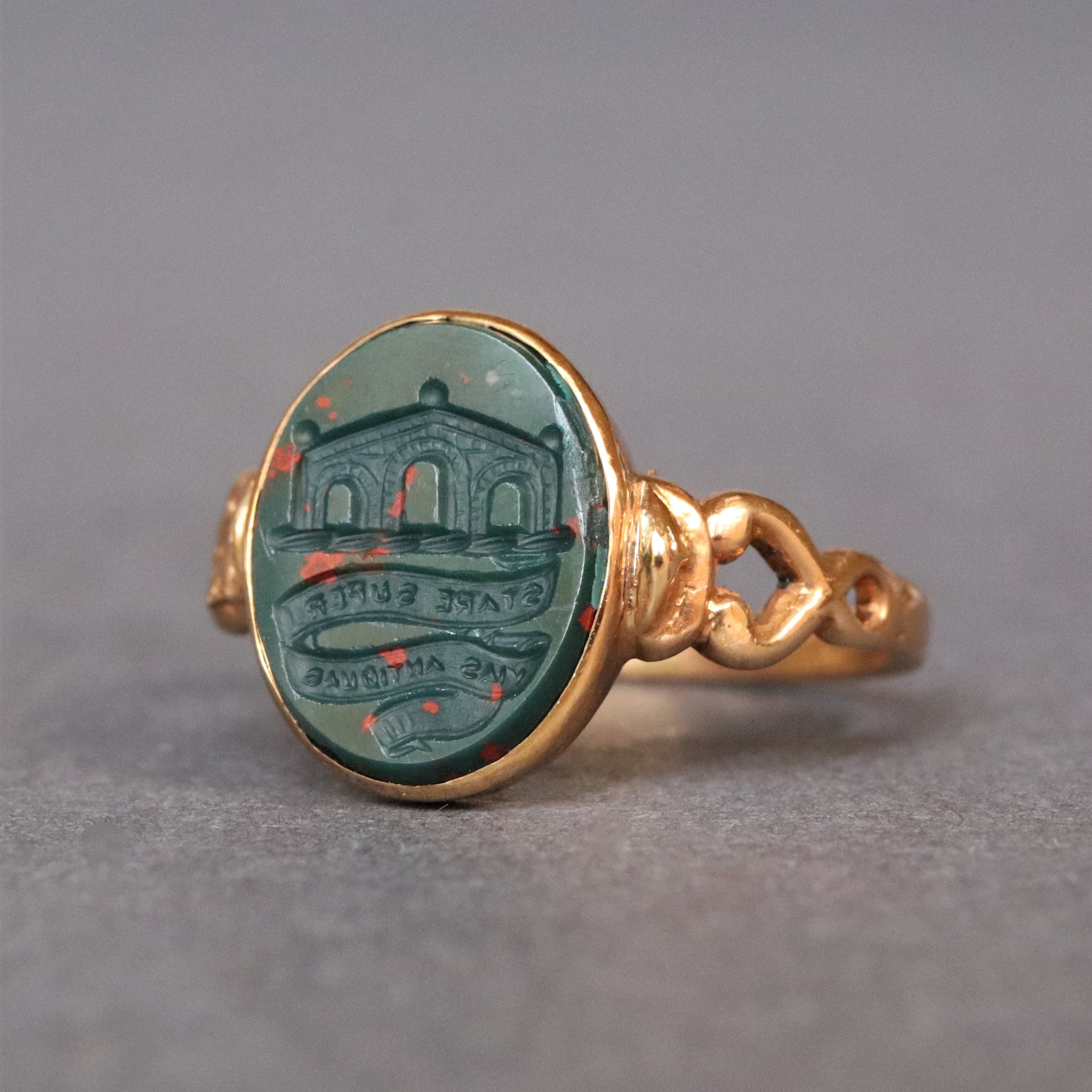 Antique Victorian intaglio signet ring with bloodstone in 14ct gold ...